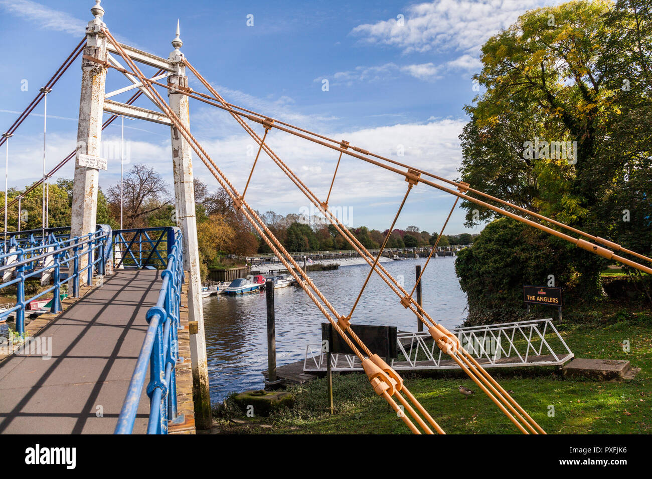 Teddington lock bridge hi-res stock photography and images - Alamy