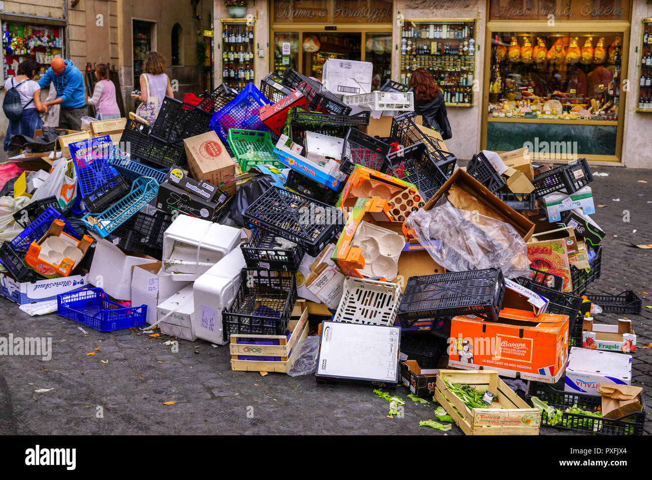Rome and garbage hi-res stock photography and images - Alamy