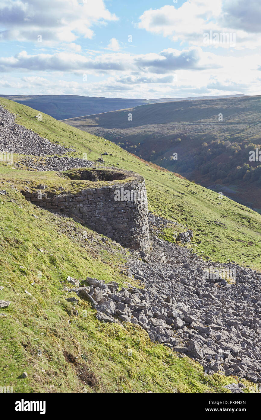 Lime kiln in Gunnerside Ghyll Gill, Swaledale, Yorkshire Dales National ...