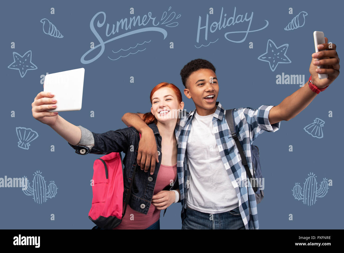 Teens taking selfie hi-res stock photography and images - Alamy