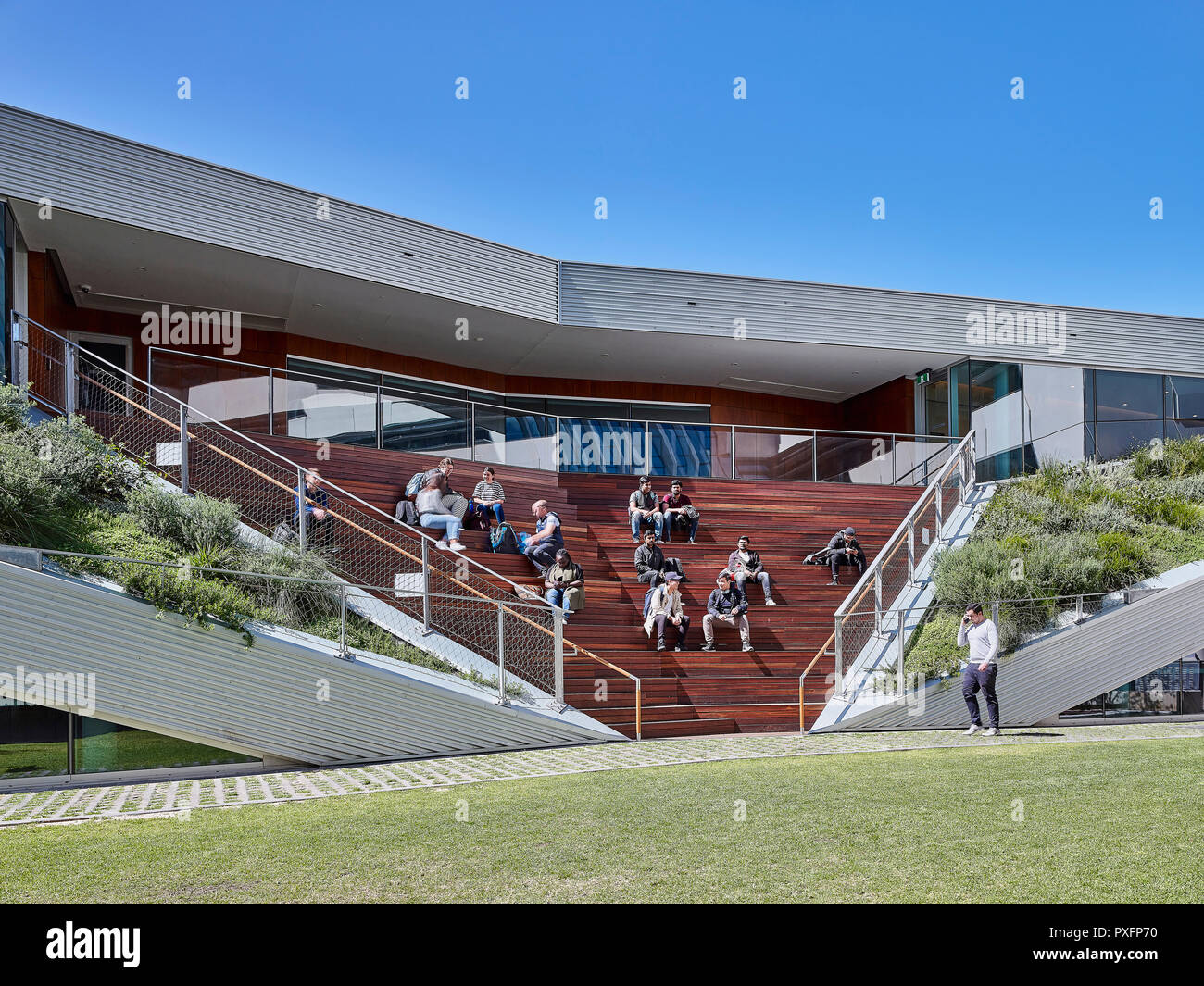 Amphitheatre and plaza. Pridham Hall, Adelaide, Australia. Architect ...