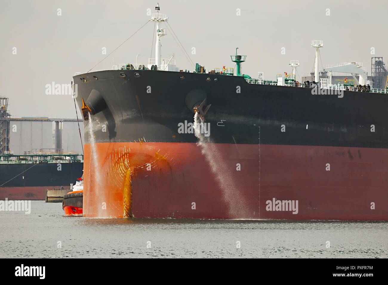 Oil Tanker Ship Stock Photo - Alamy