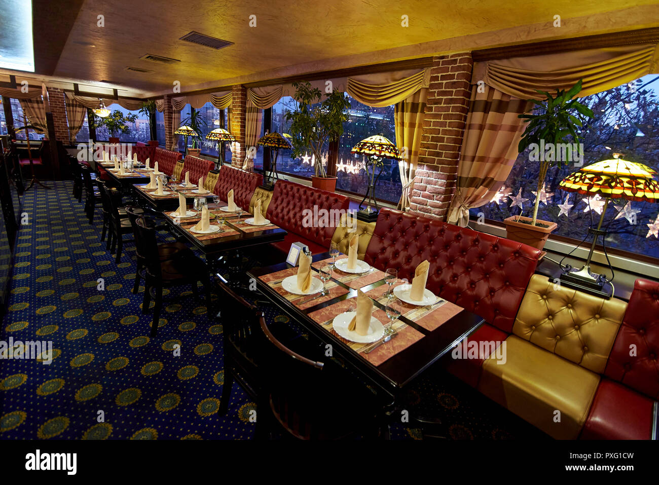 Served tables hi-res stock photography and images - Alamy