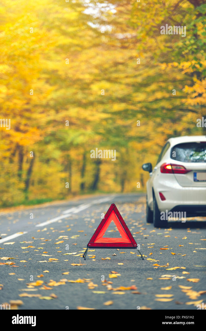 Breakdown triangle hi-res stock photography and images - Alamy