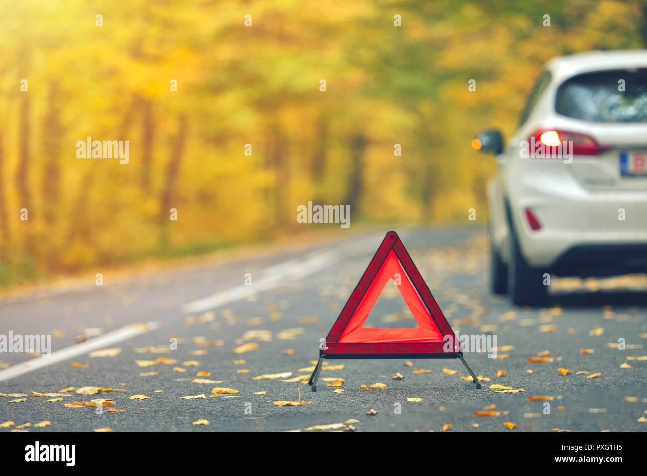 Breakdown triangle hi-res stock photography and images - Alamy