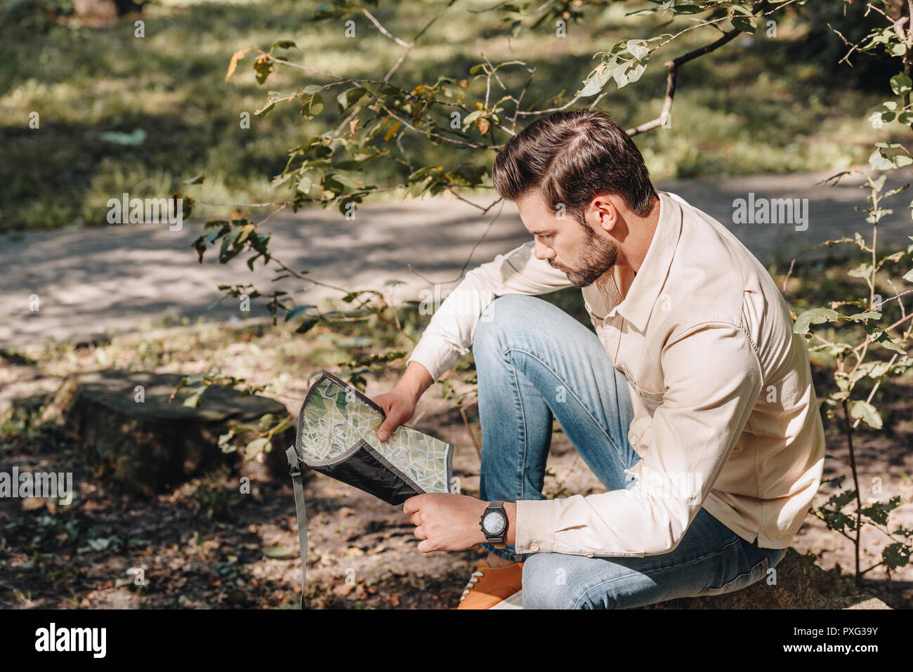 Side view traveler map hi-res stock photography and images - Alamy