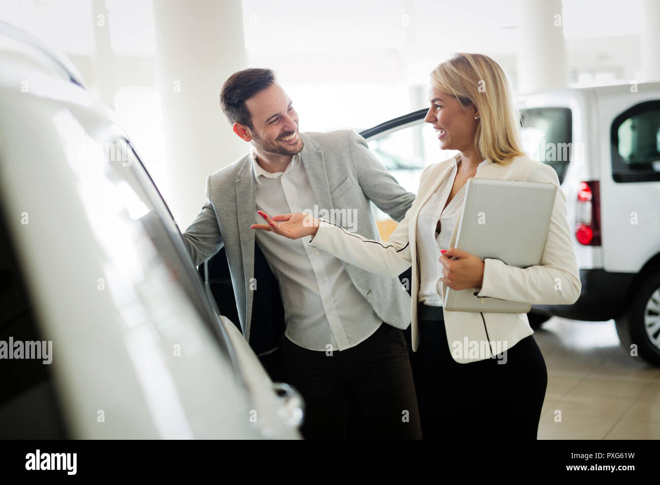 Picture dealer hi-res stock photography and images - Alamy