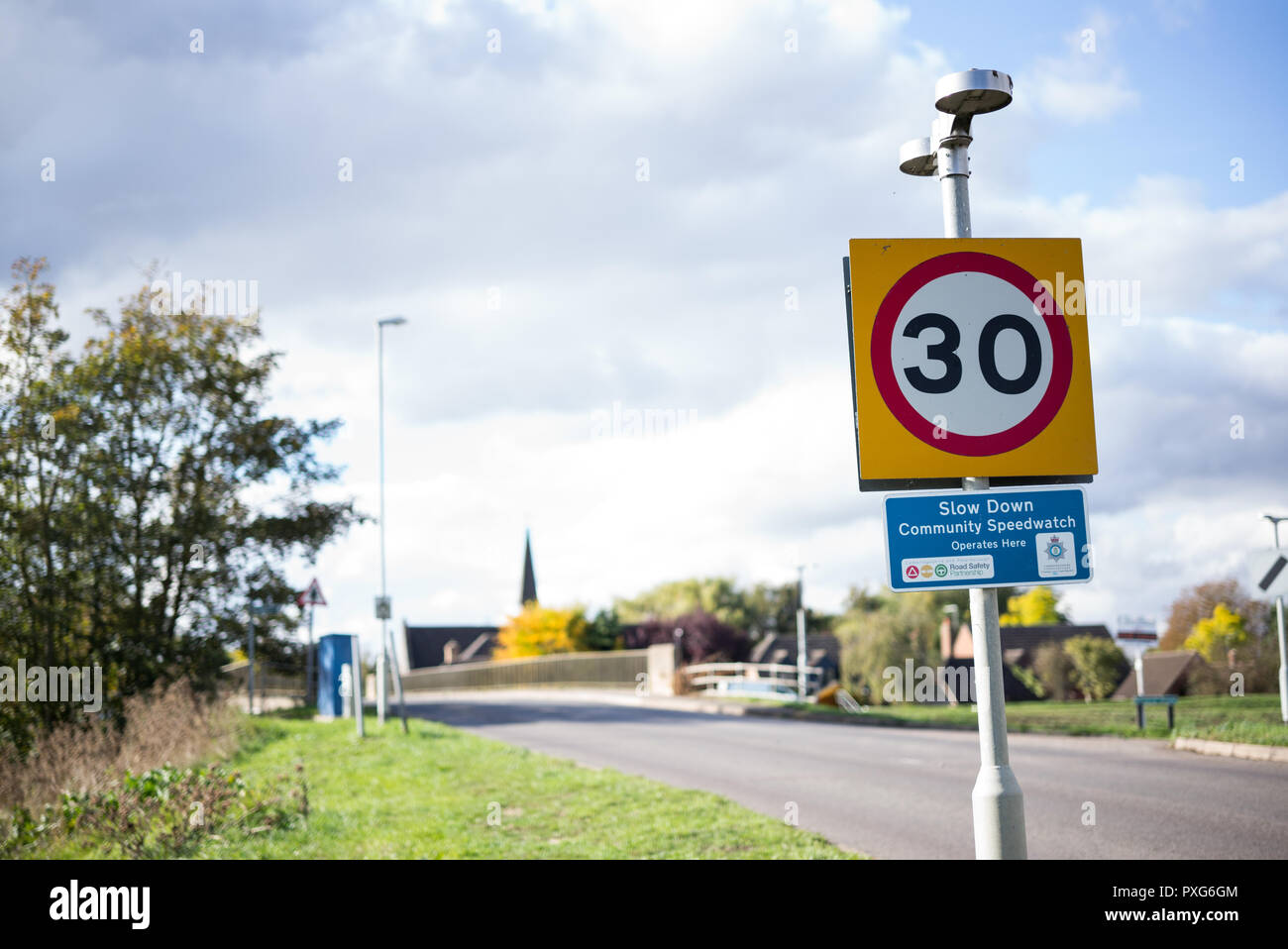 Community speedwatch sign hi-res stock photography and images - Alamy