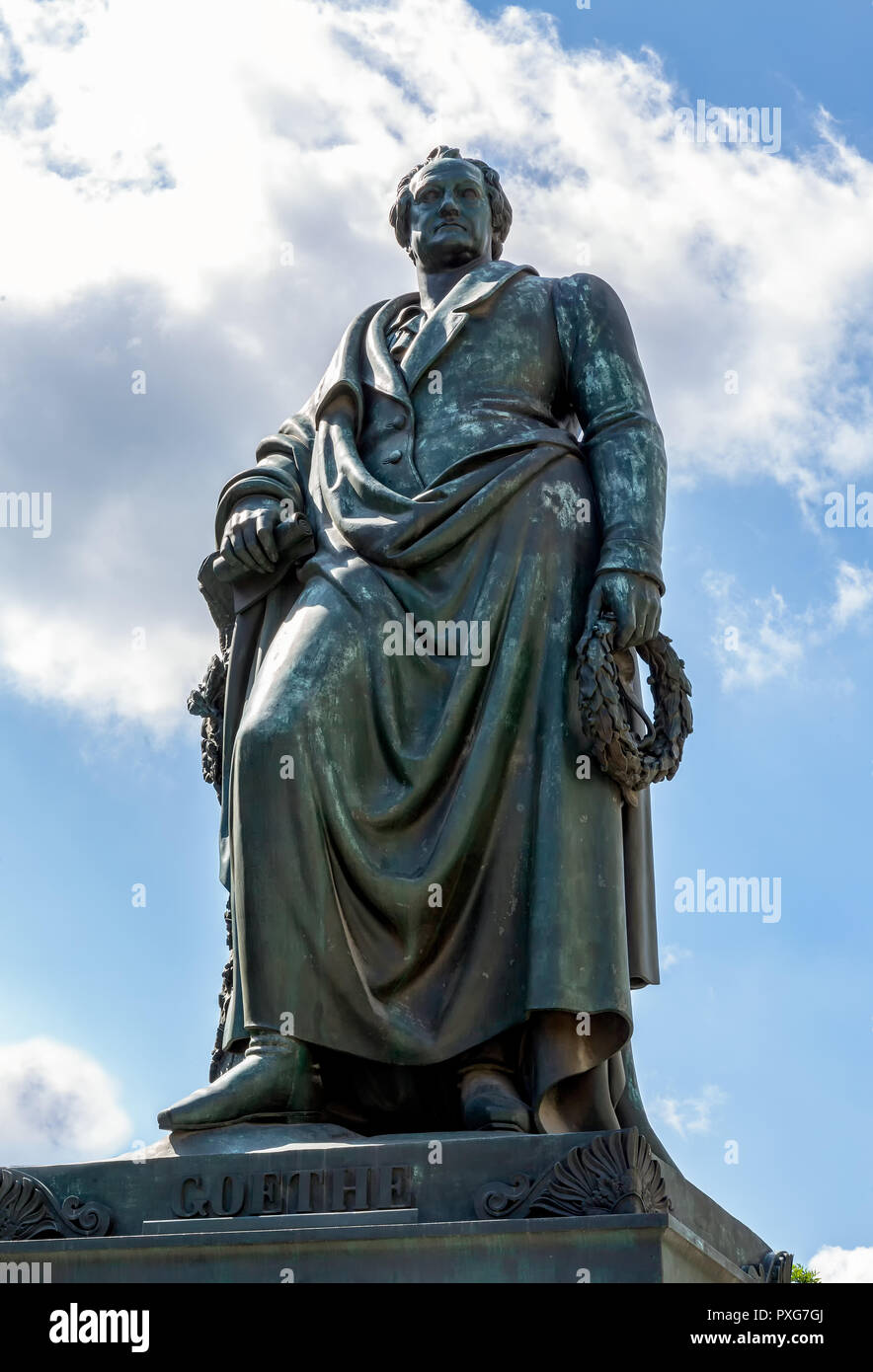 Johann wolfgang goethe statue hi-res stock photography and images - Alamy