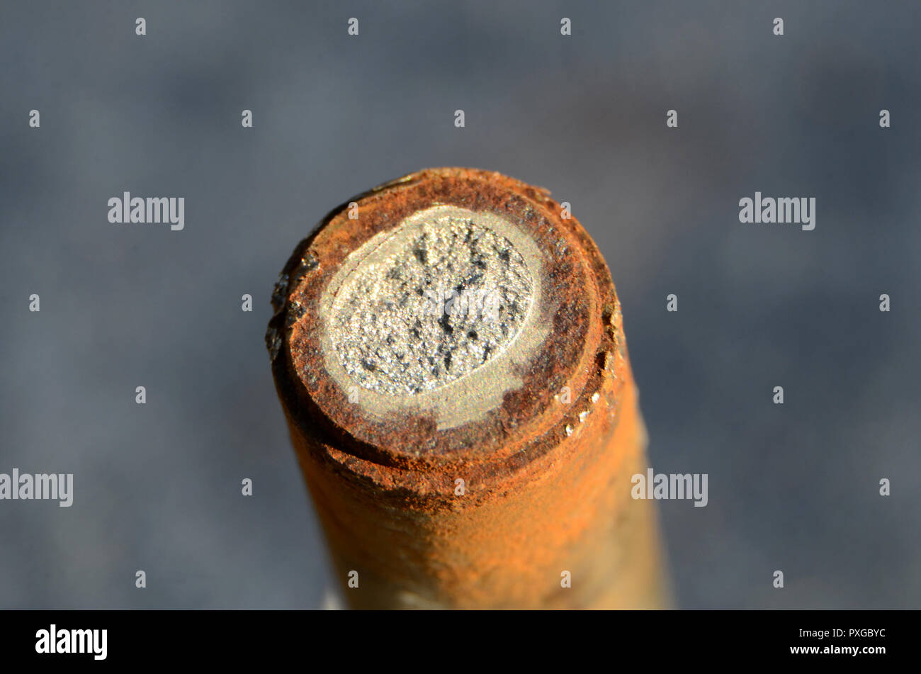Broken axle hi-res stock photography and images - Alamy