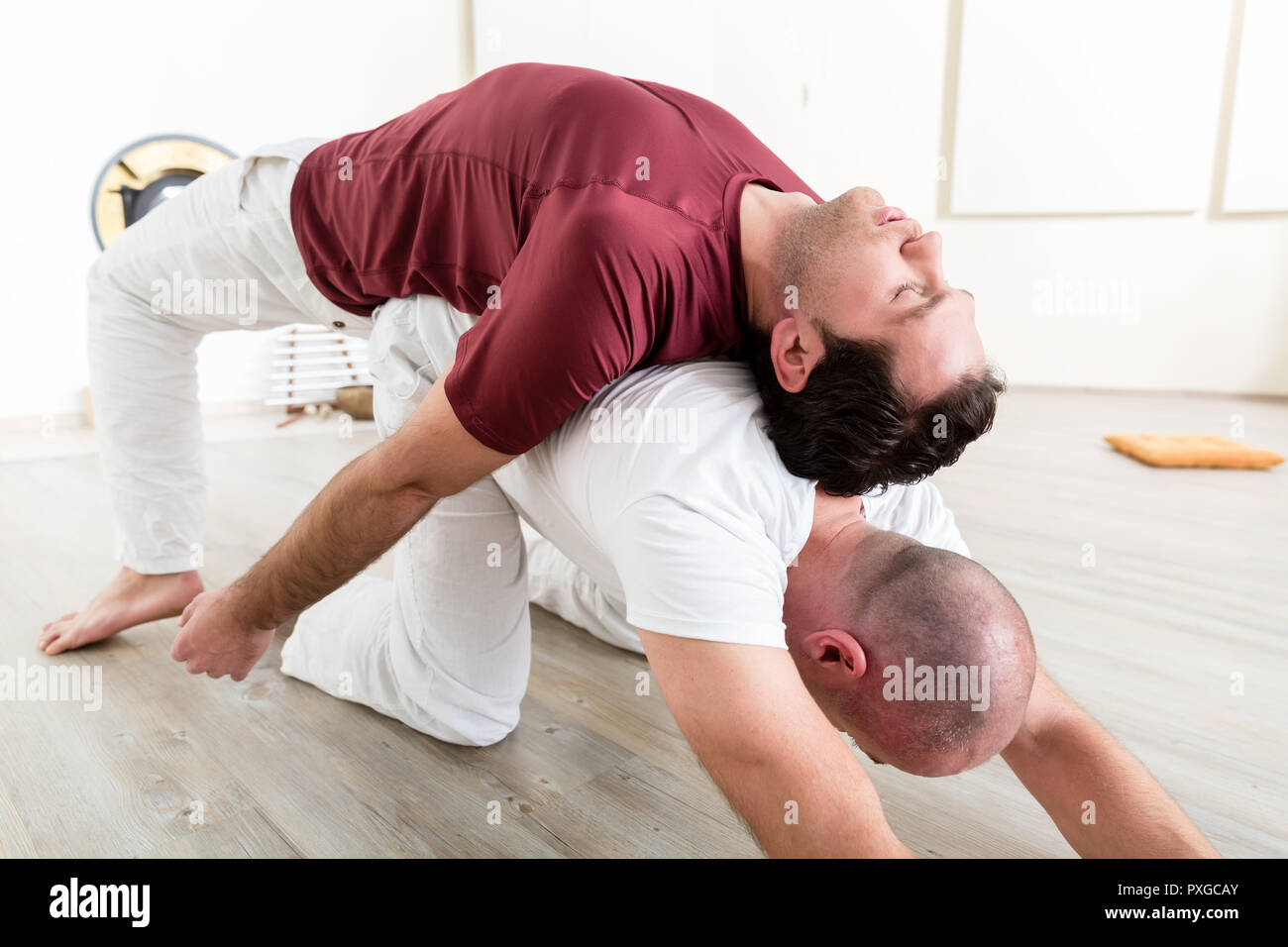 Acrobatic pose hi-res stock photography and images - Alamy