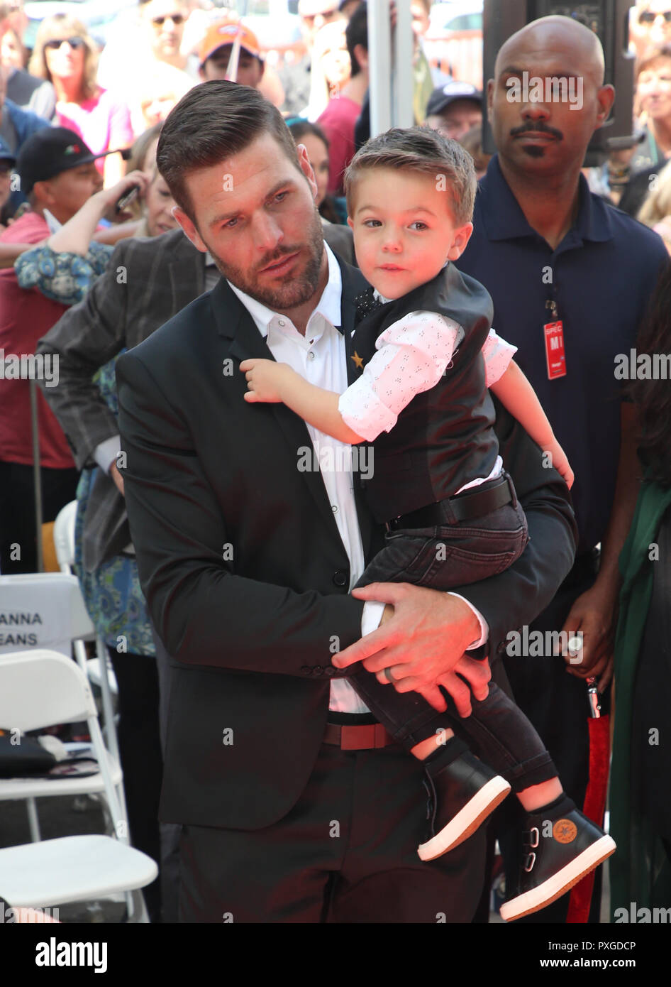 Carrie Underwood Honored With Star On The Hollywood Walk Of Fame ...