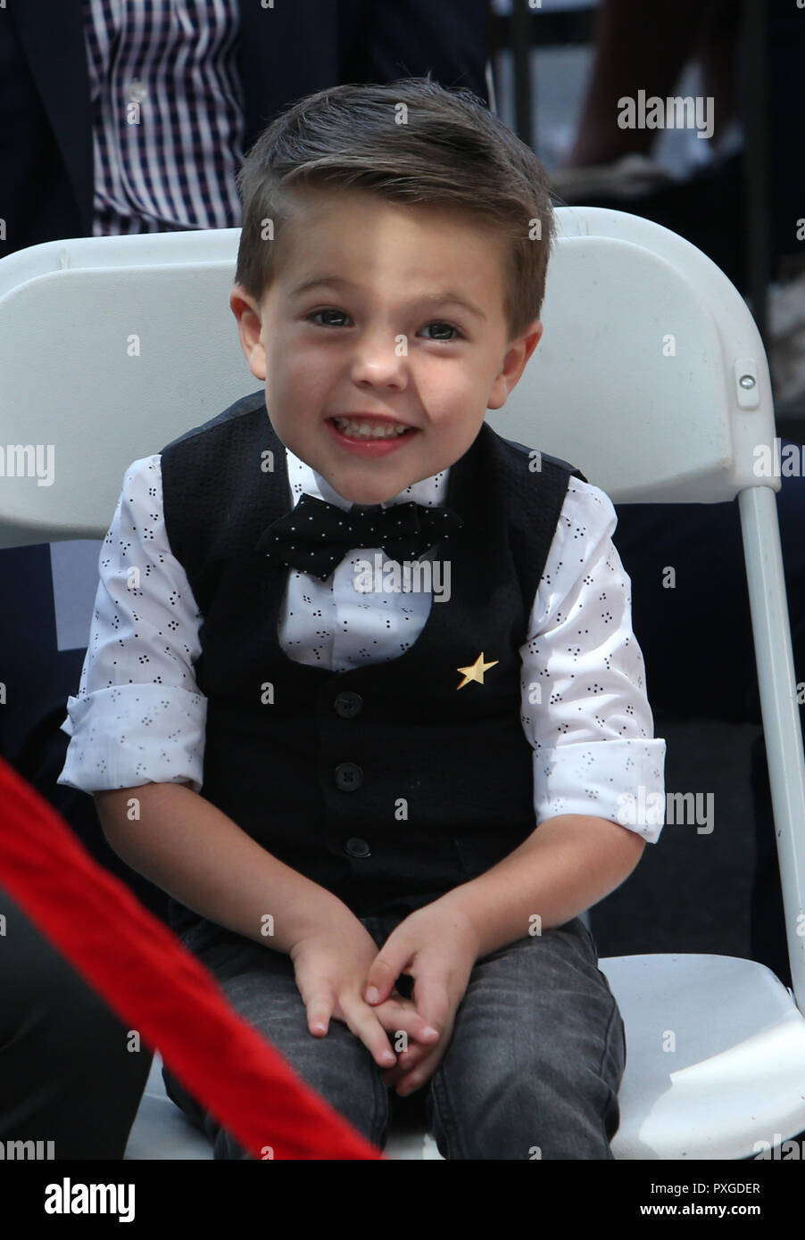 Carrie Underwood Honored With Star On The Hollywood Walk Of Fame ...