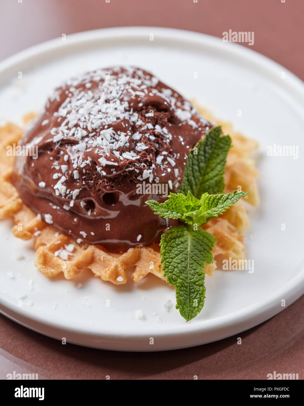 Scoop chips hi-res stock photography and images - Alamy