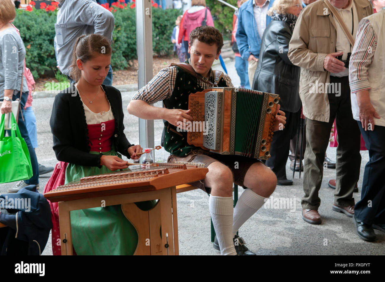 Austrian folk musicians hi-res stock photography and images - Alamy