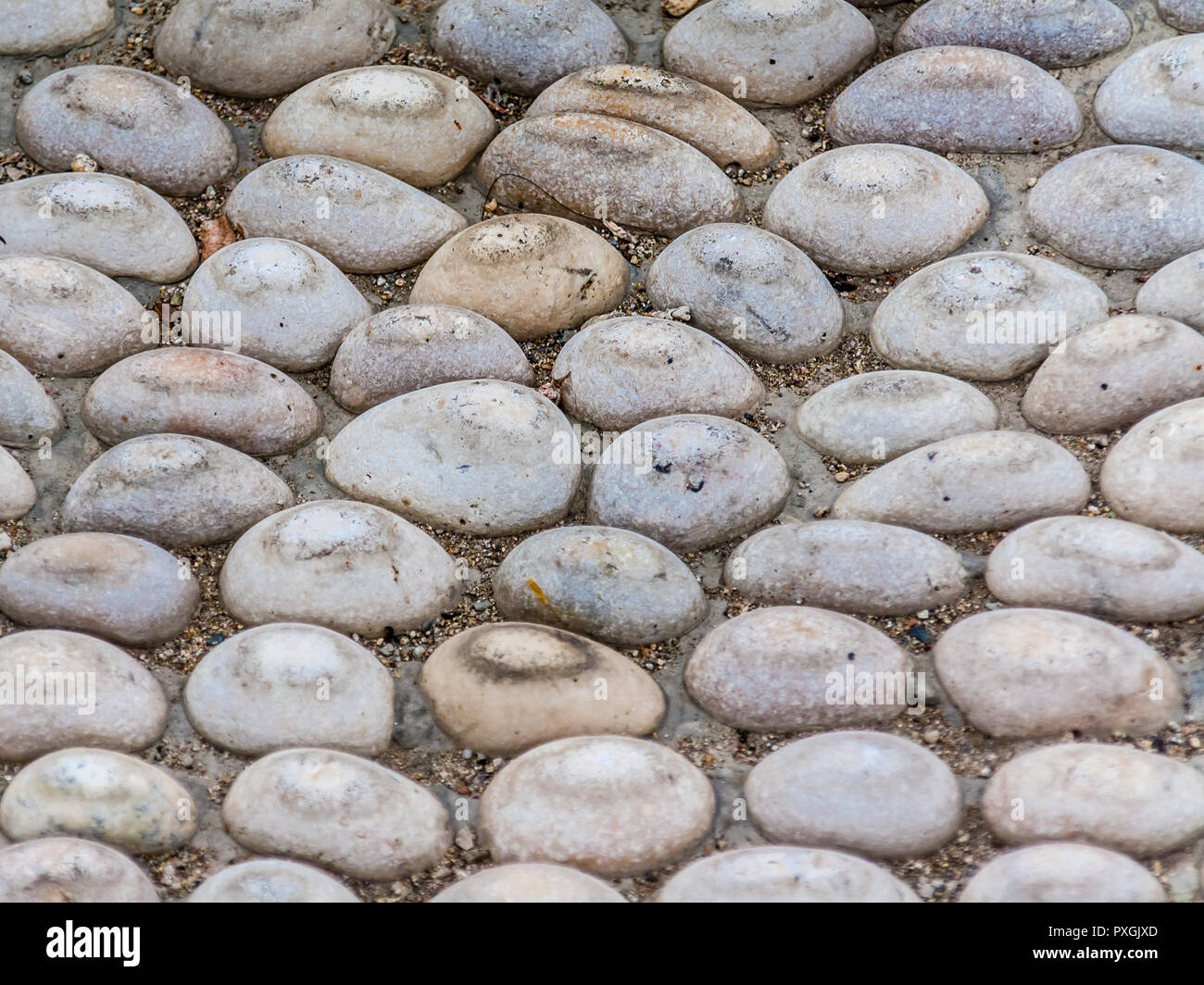 Pebble pathway hi-res stock photography and images - Alamy