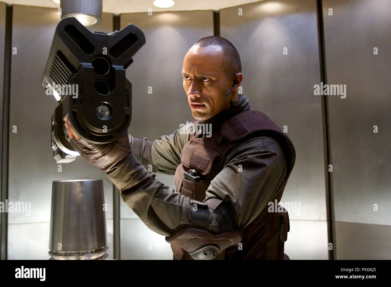 Doom 2005 dwayne johnson rock hi-res stock photography and images - Alamy