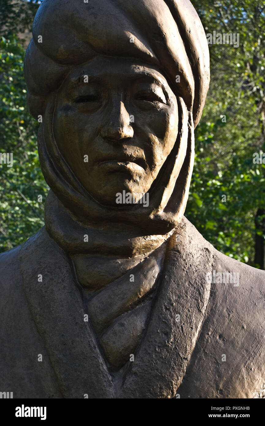 Statue representing Kurmanjan Datka ( Kyrgyzstan Stock Photo - Alamy