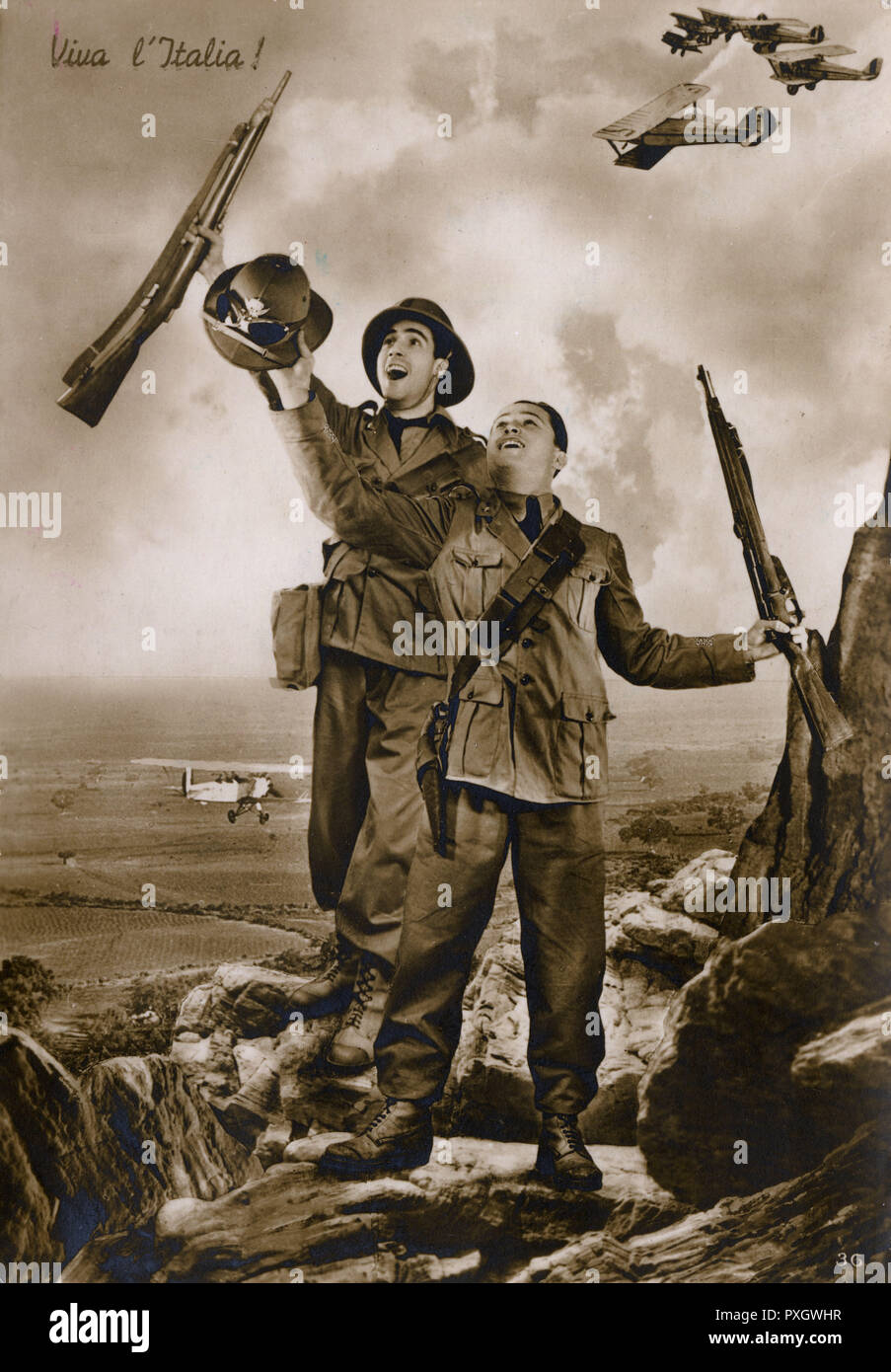 Viva Italia! Patriotic Propaganda Postcard Stock Photo - Alamy