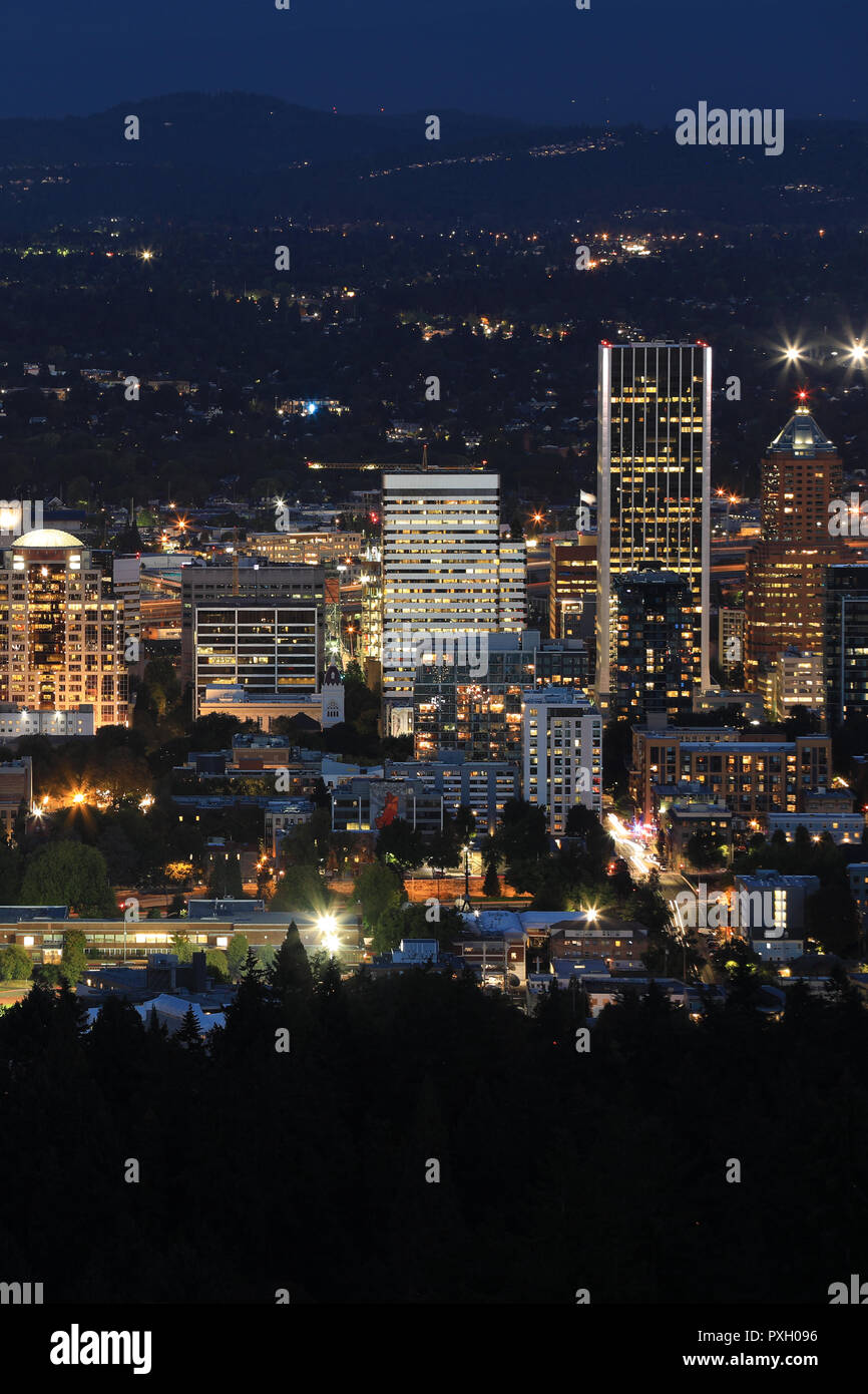 Oregon mountain range aerial hi-res stock photography and images - Alamy