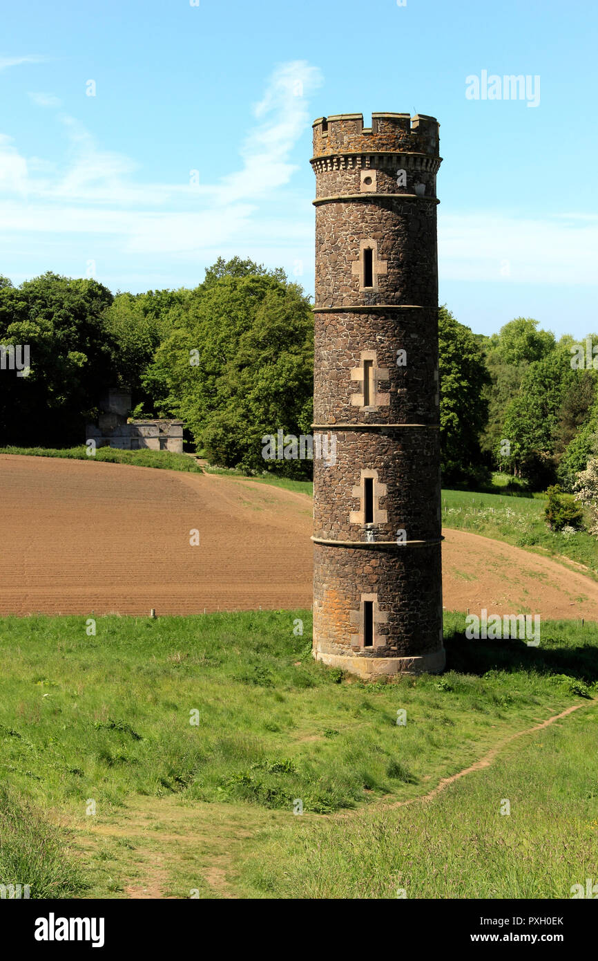 Castellated parapet hi-res stock photography and images - Alamy