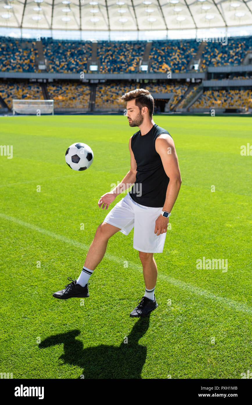 Man Bouncing Soccer Ball On Stock Photos & Man Bouncing Soccer Ball On ...