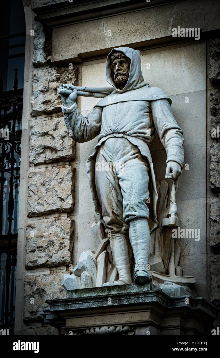 Statues adorning the facade of the Austrian National Library Stock ...