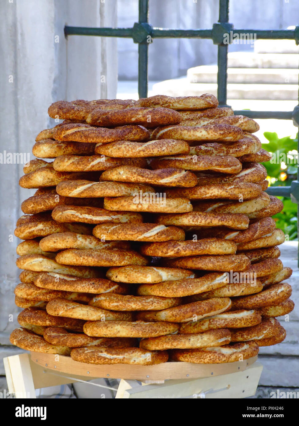 Traditional Turkish bagels at street vendor Stock Photo - Alamy