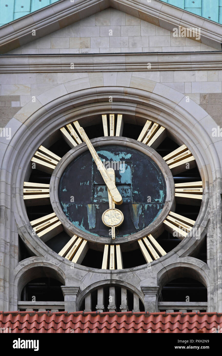 Big tower clock at Town Hall in Hannover Stock Photo - Alamy