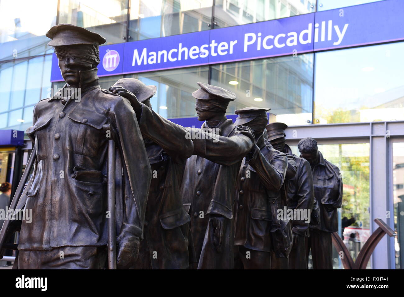 Returning blind soldiers hi-res stock photography and images - Alamy