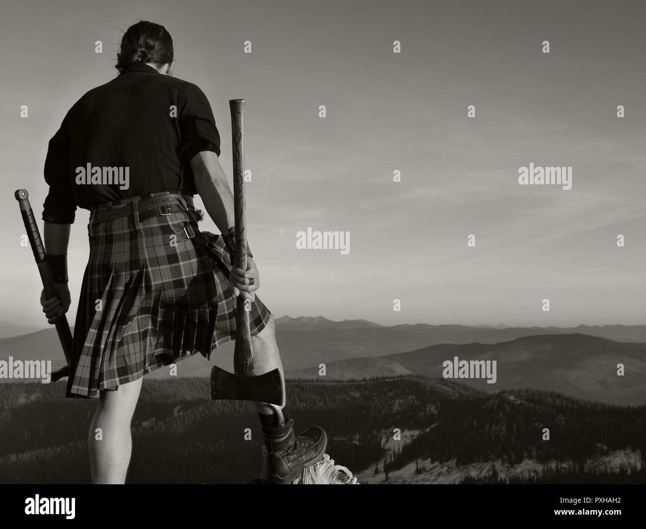 Bearded scottish man kilt hi-res stock photography and images - Alamy