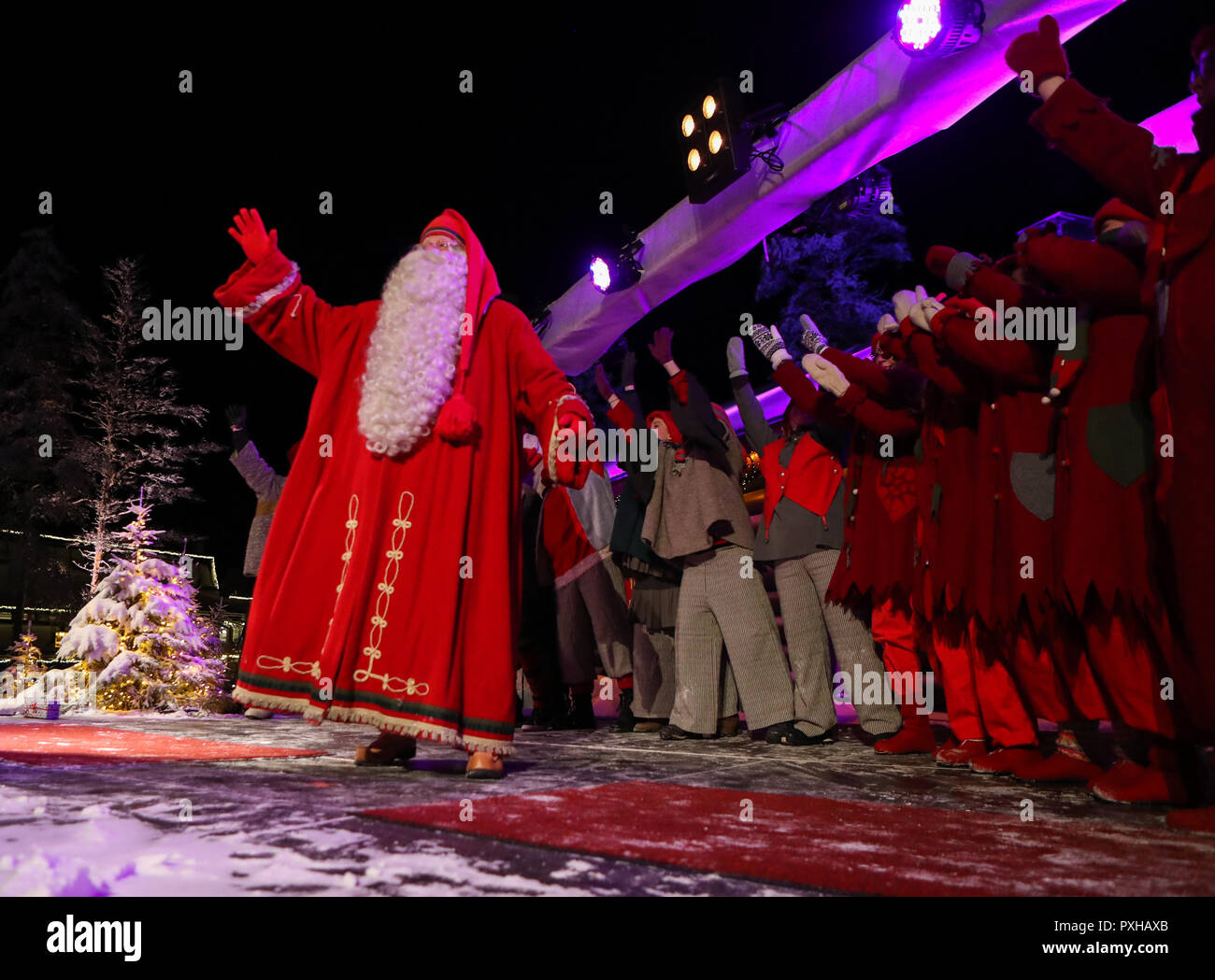 Santa Claus officially opens the Christmas season during a ceremony in ...