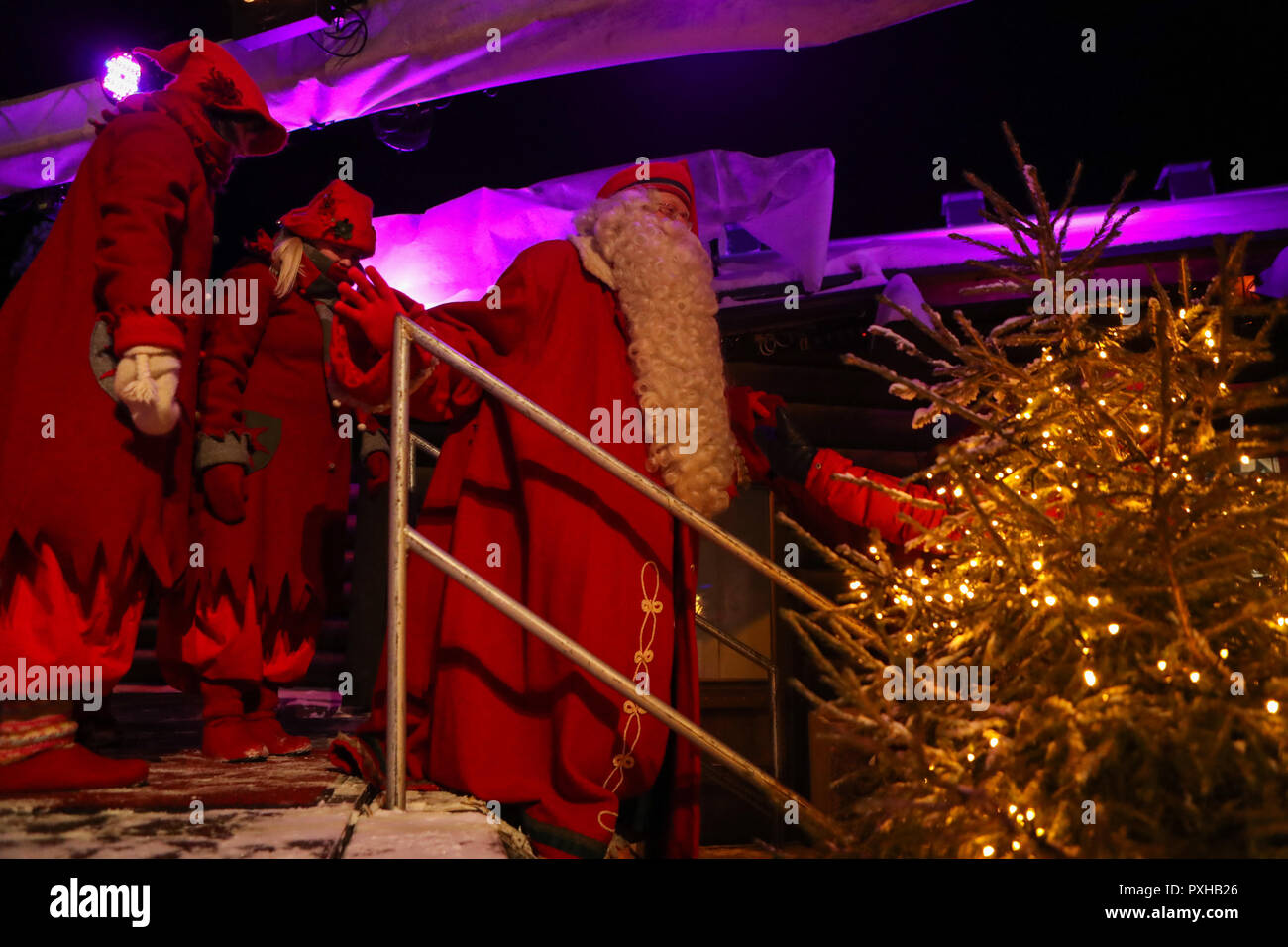 Santa Claus officially opens the Christmas season during a ceremony in ...