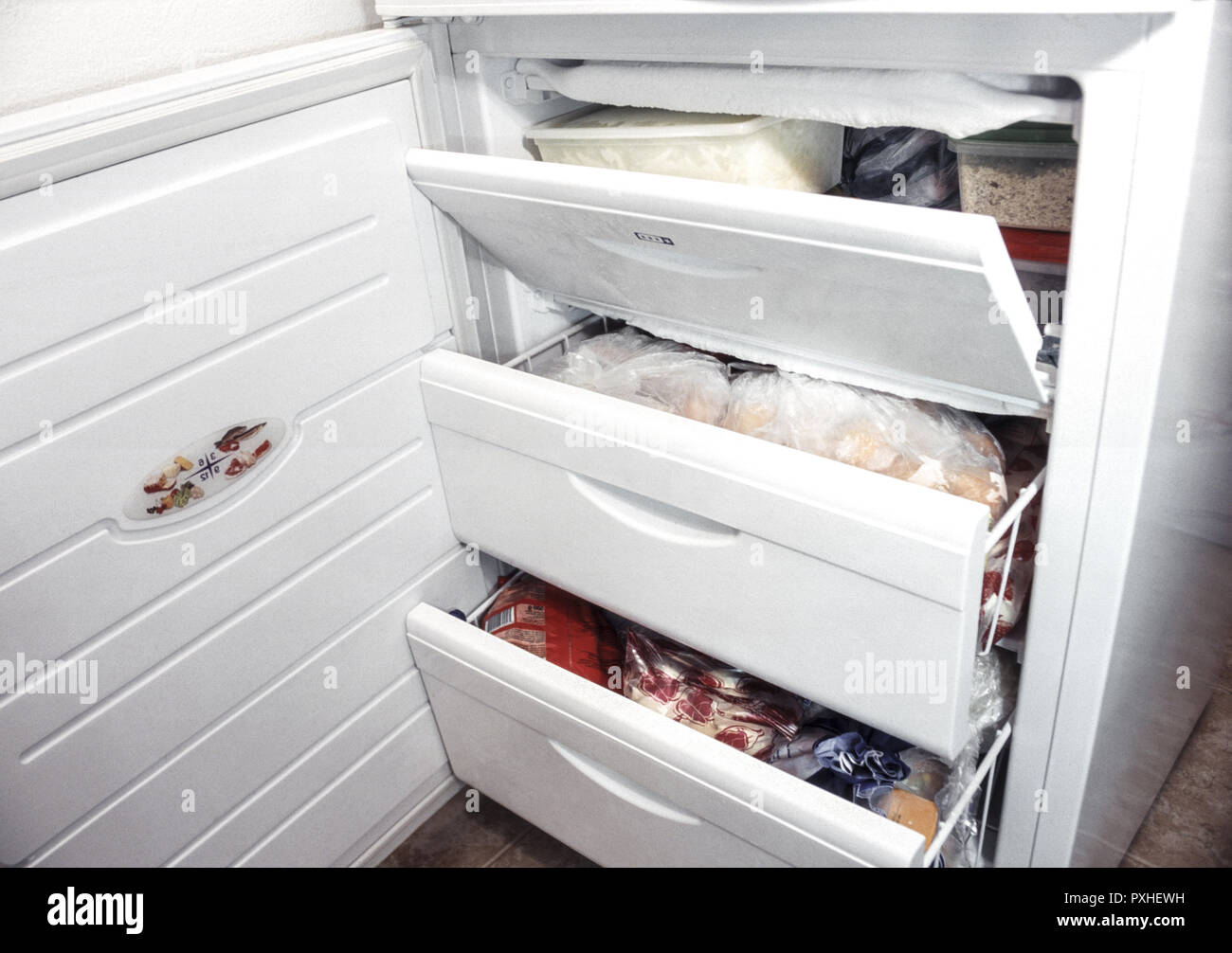 Deep freezer domestic hi-res stock photography and images - Alamy