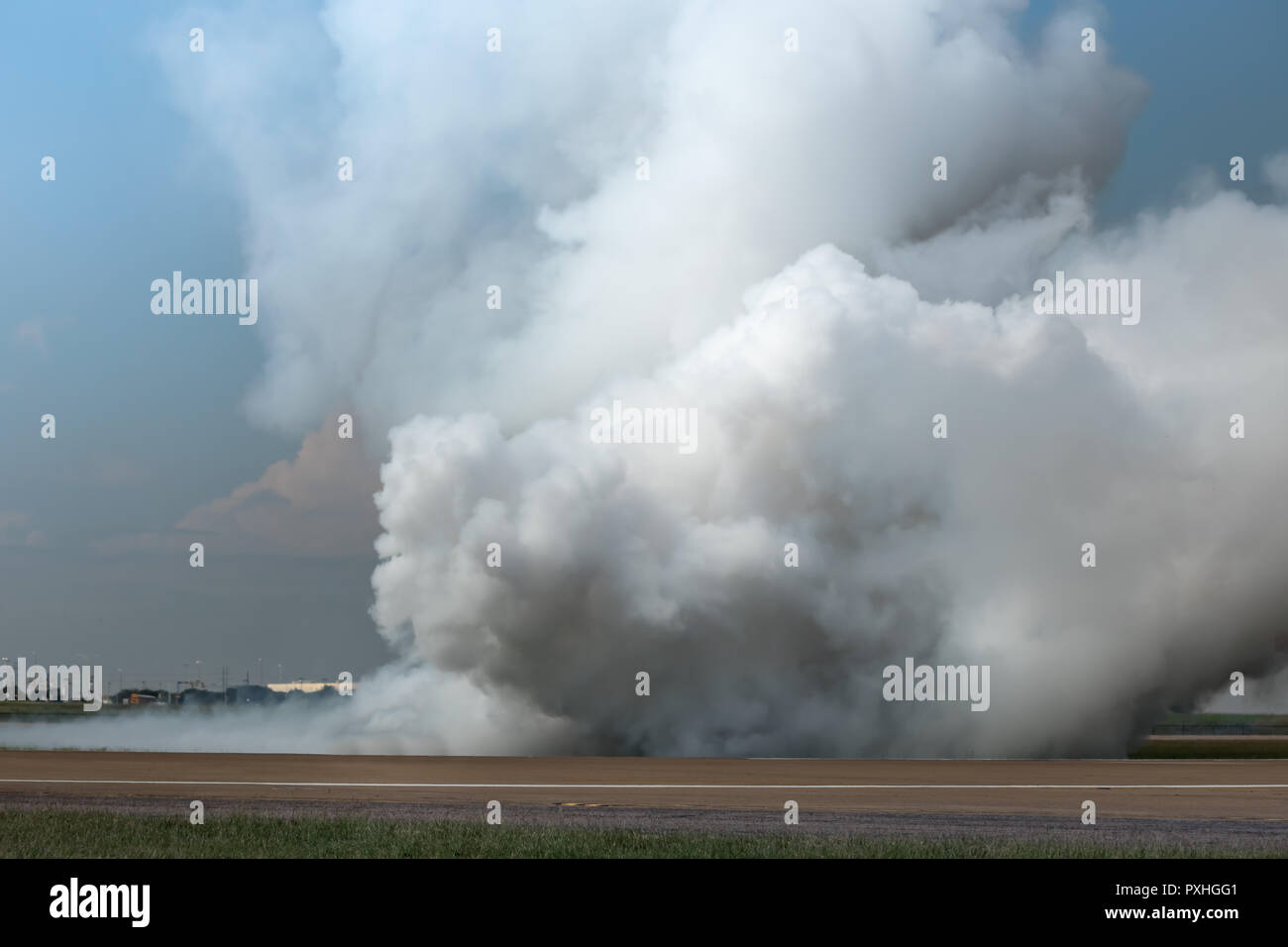 Thick clouds hi-res stock photography and images - Alamy