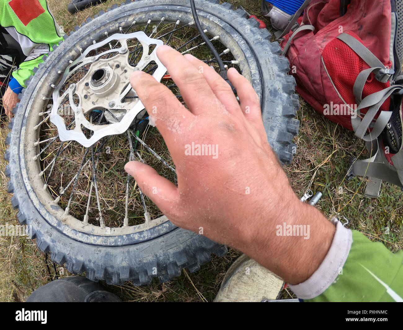 Broken bike icon hi-res stock photography and images - Alamy