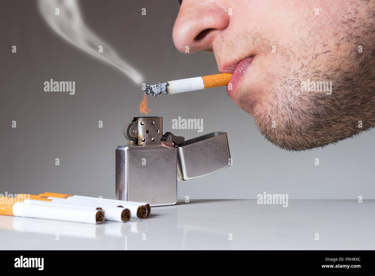 Tobacco addiction hi-res stock photography and images - Alamy