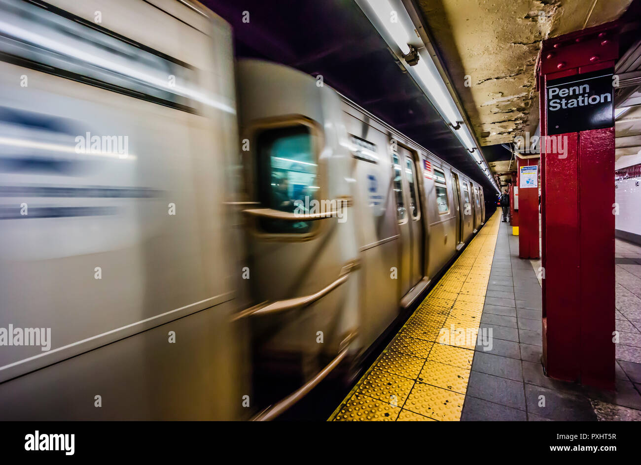 34th street penn station hi-res stock photography and images - Alamy