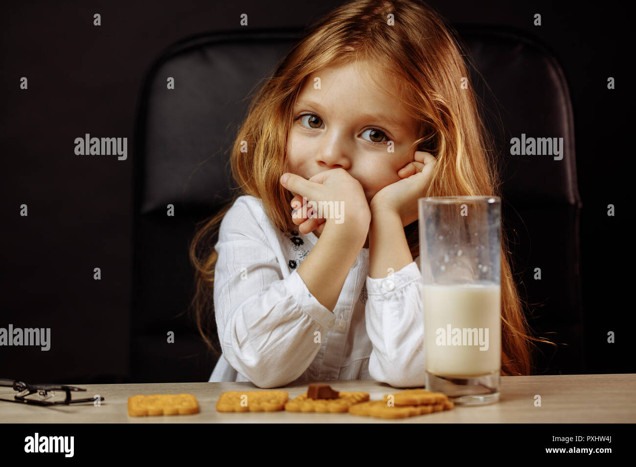 Video Little Girl Snacks at Julie Farrell blog