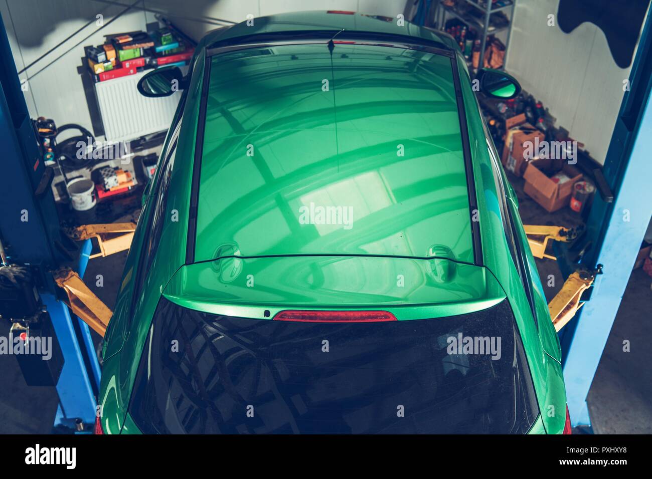 Vehicle repair hi-res stock photography and images - Alamy