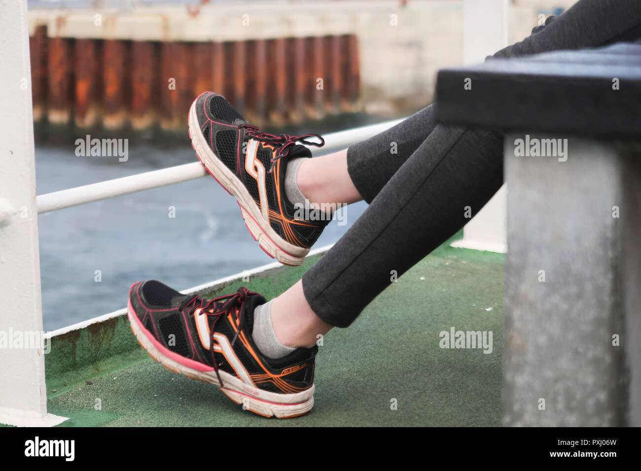 Girls legs hi-res stock photography and images - Alamy