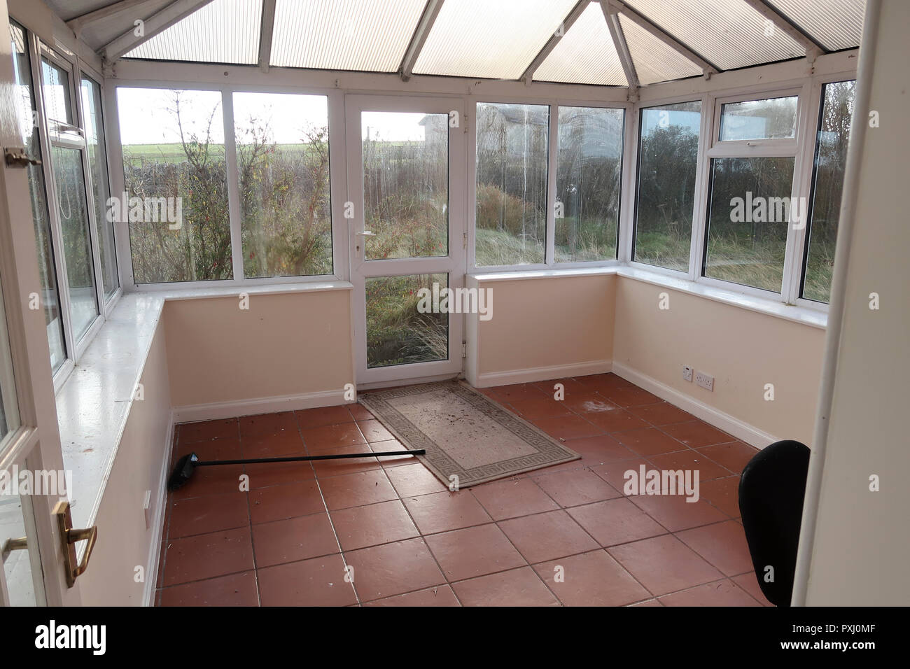 Sun lounge conservatory hi-res stock photography and images - Alamy