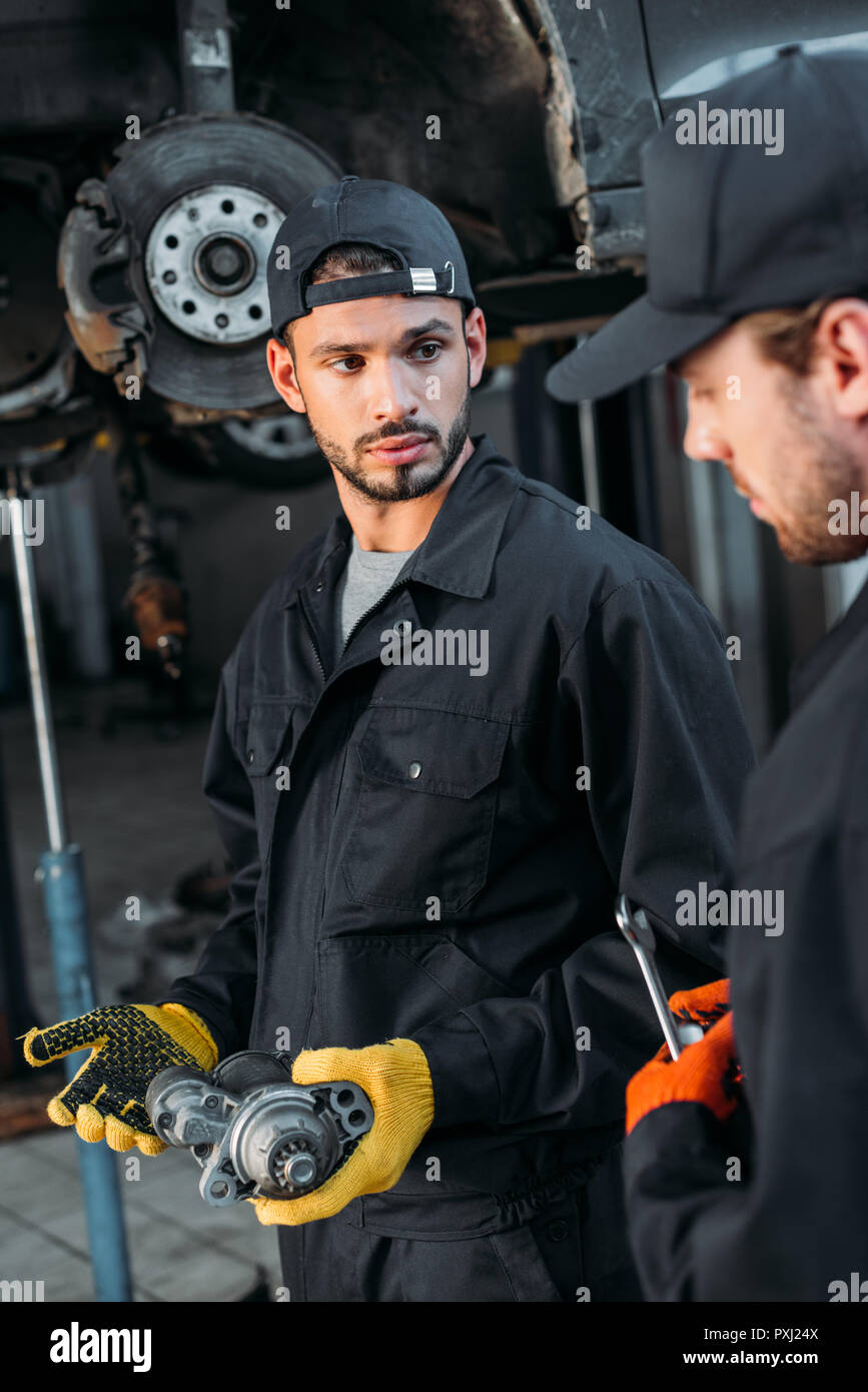 Professional mechanics hi-res stock photography and images - Alamy