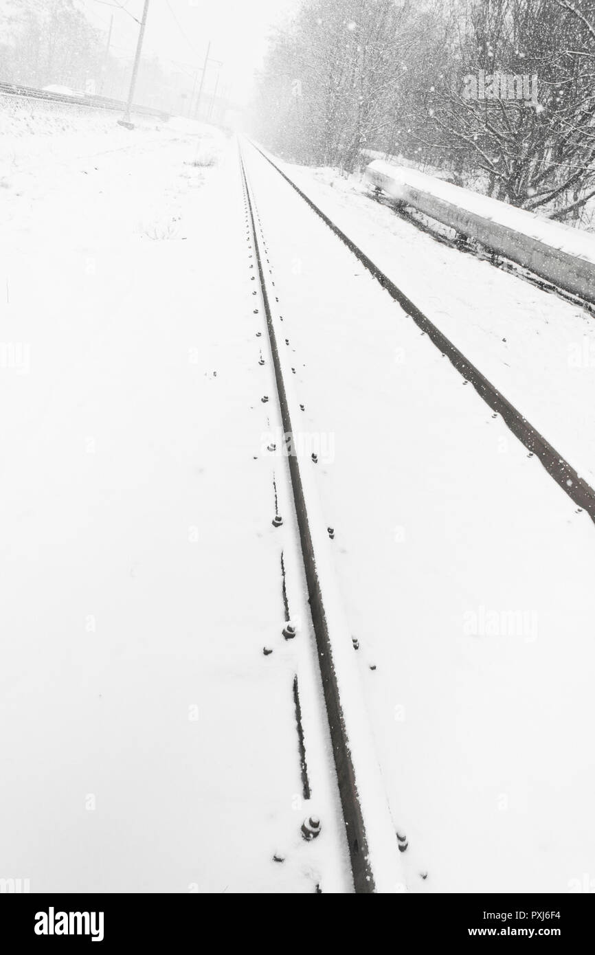 Snow and railways hi-res stock photography and images - Alamy
