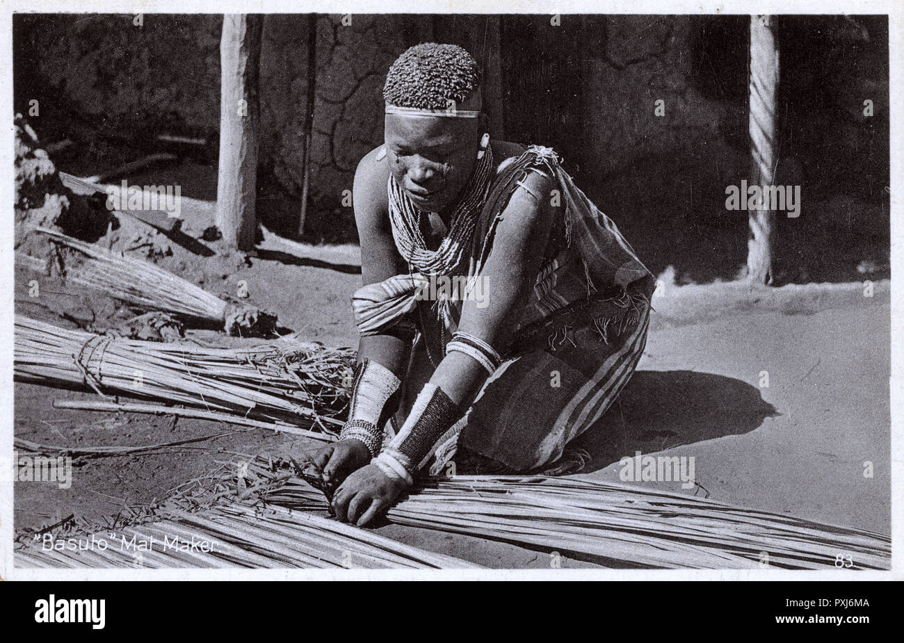 African woman weaving mats hi-res stock photography and images - Alamy