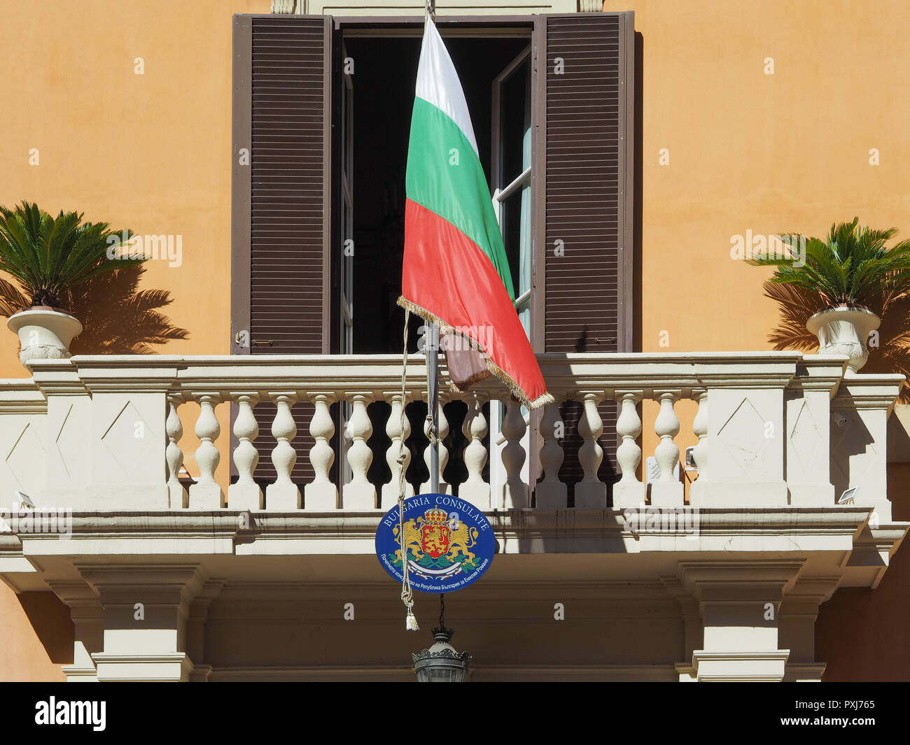 Bulgaria italy flag hi-res stock photography and images - Alamy