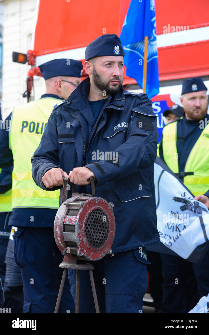 Police siren hi-res stock photography and images - Alamy