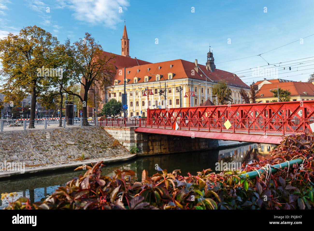 Sand Bridge over Odra river, Wroclaw, Poland Stock Photo - Alamy