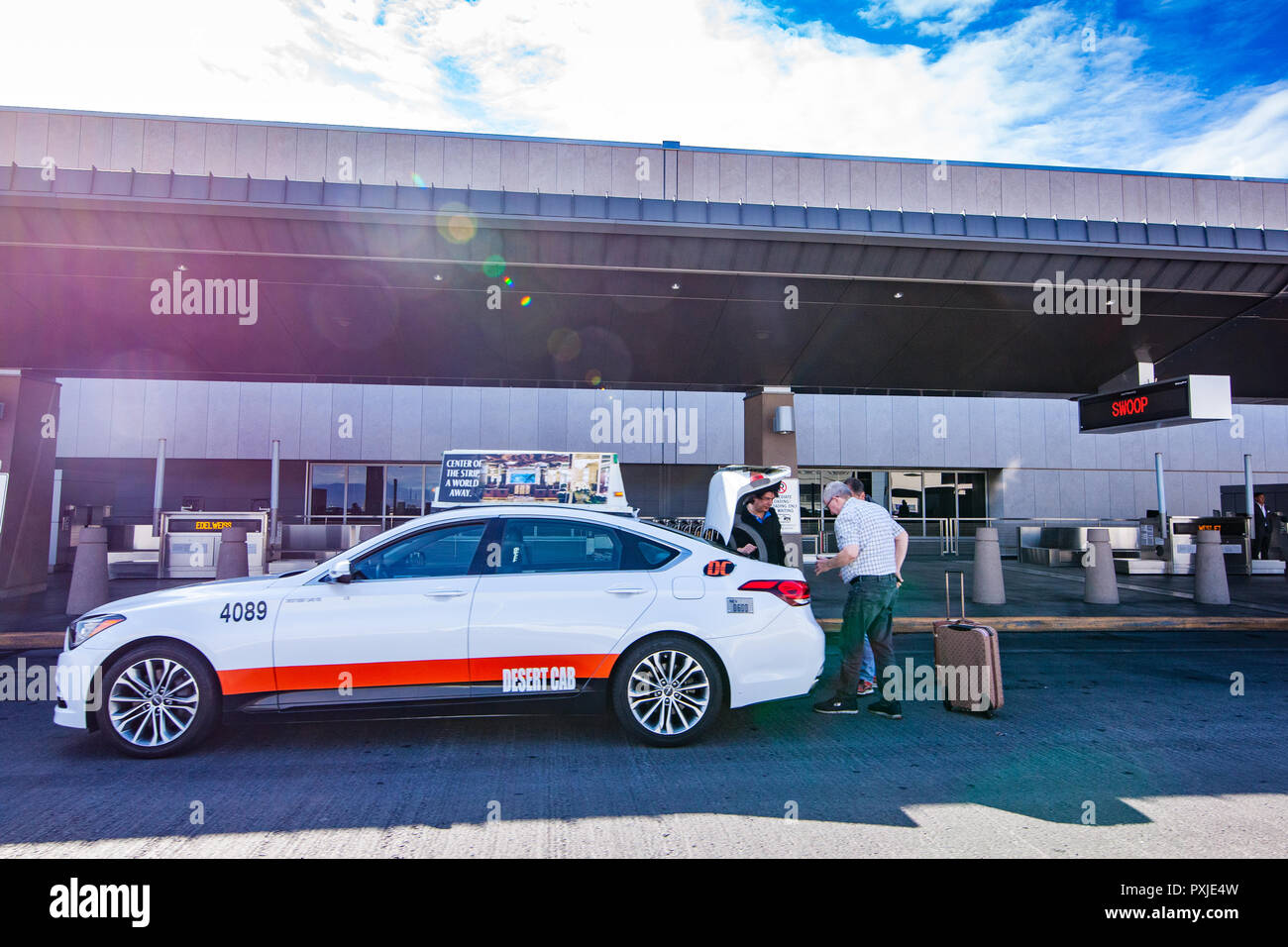 Terminal 3 drop off hi-res stock photography and images - Alamy