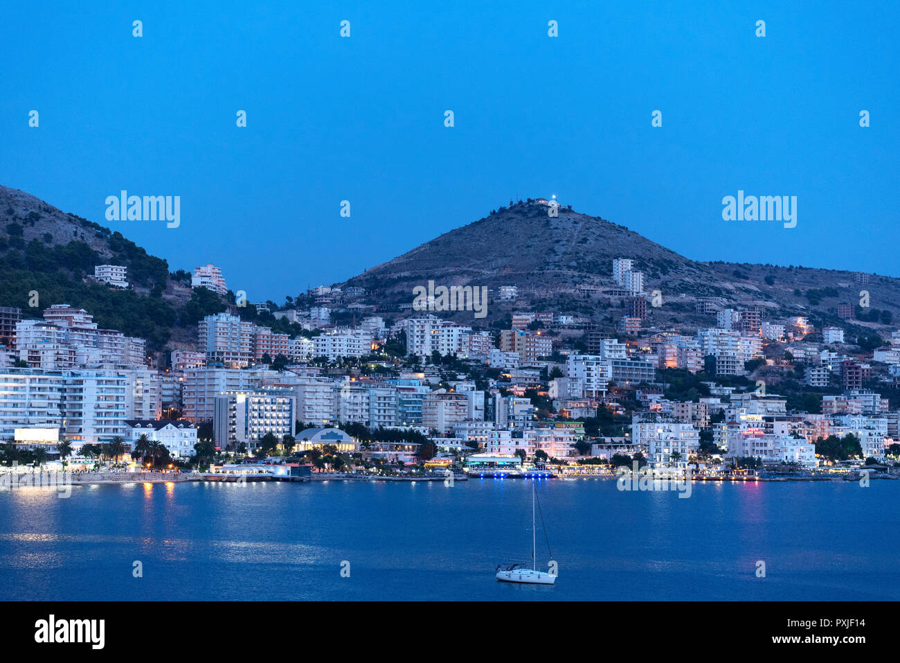 Night by the sea hi-res stock photography and images - Alamy